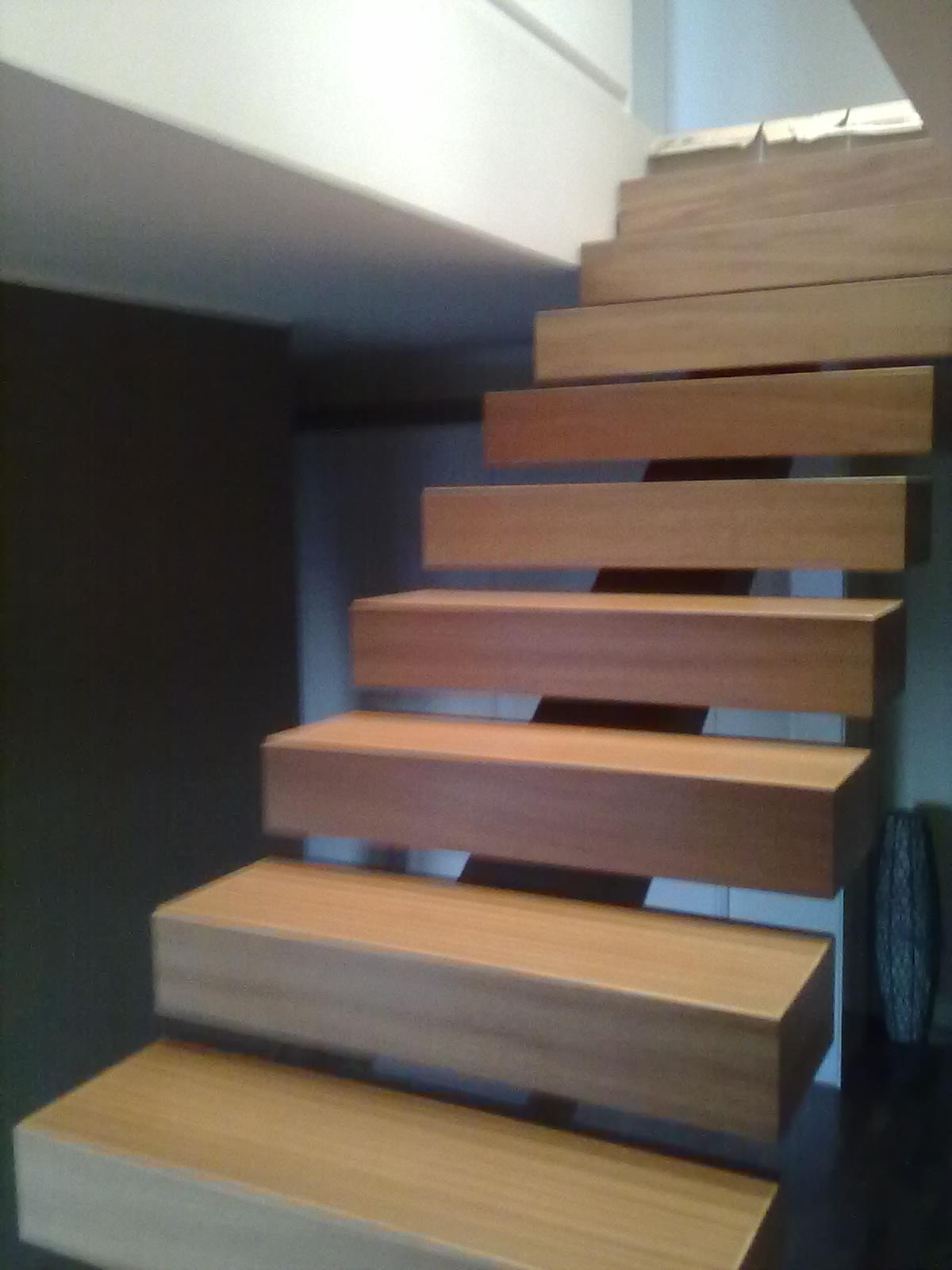 Scala A tipologia a montaggio invisibile – Falegnameria | Arredo su ...